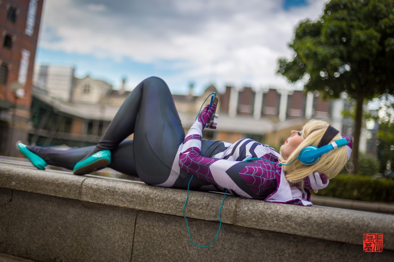 Spider-Gwen by Midknight Dragon – Food and Cosplay