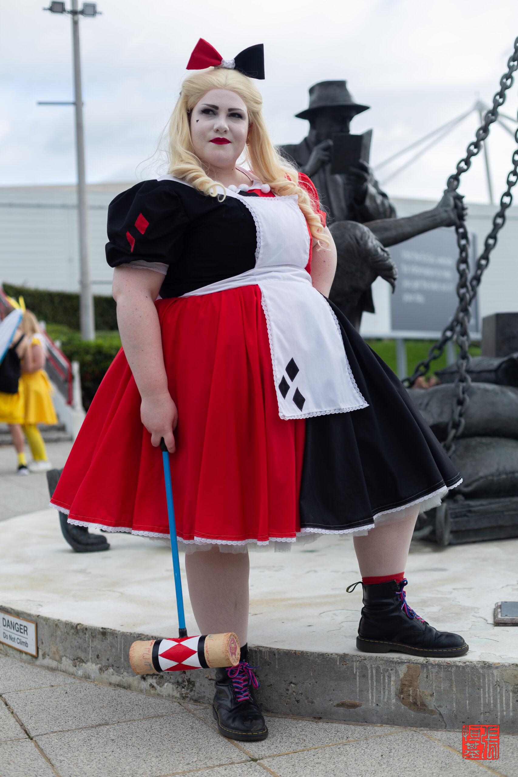 Alice In Wonderland / Harley Mashup by Victoria Bowes – Food and Cosplay