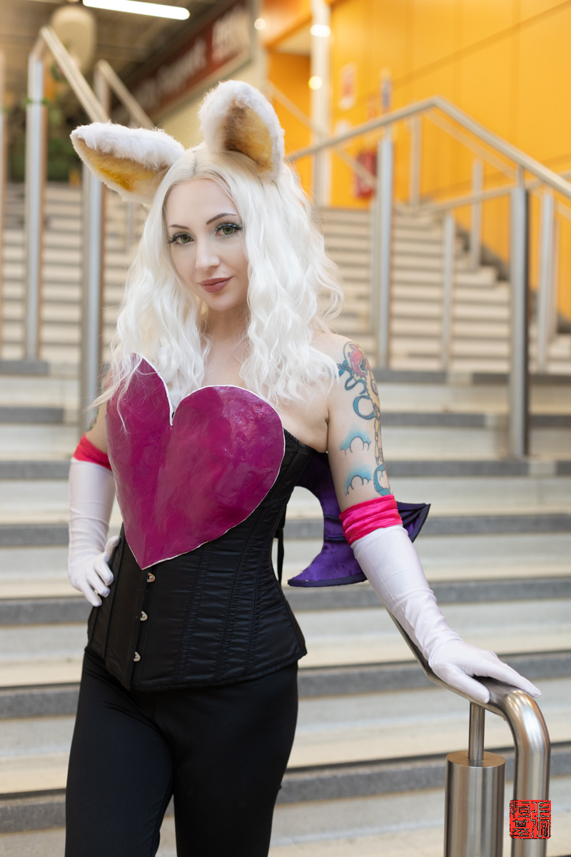Rouge The Bat Sonic The Hedgehog By Owldolly Food And Cosplay